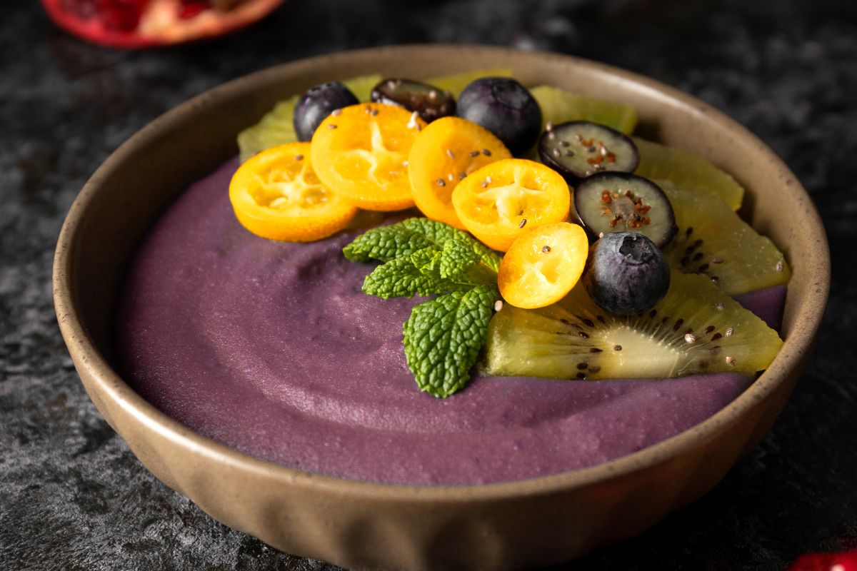 Açaí engorda ou emagrece? Conheça os benefícios do fruto para a saúde ...